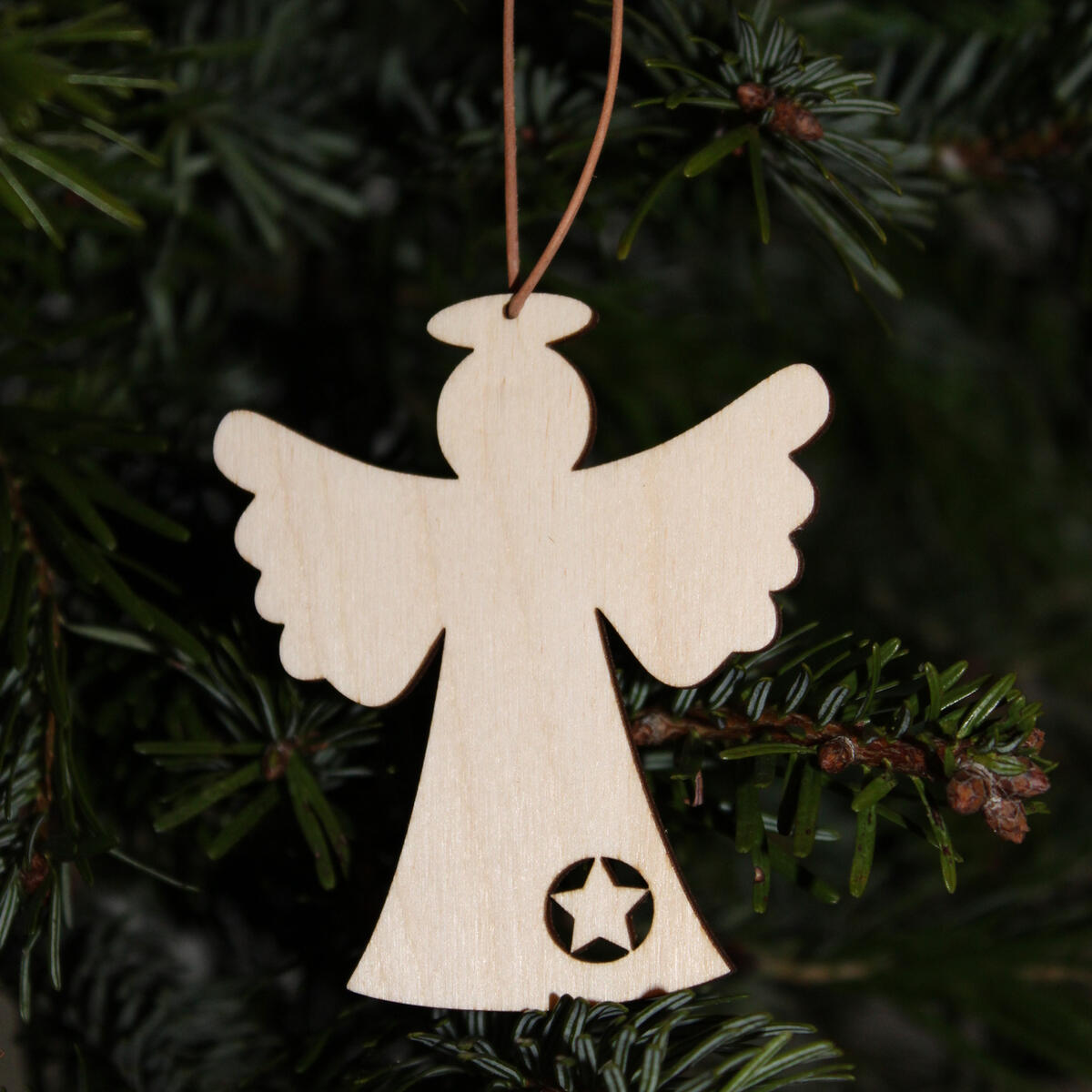 Julepynt i træ - engle i træ