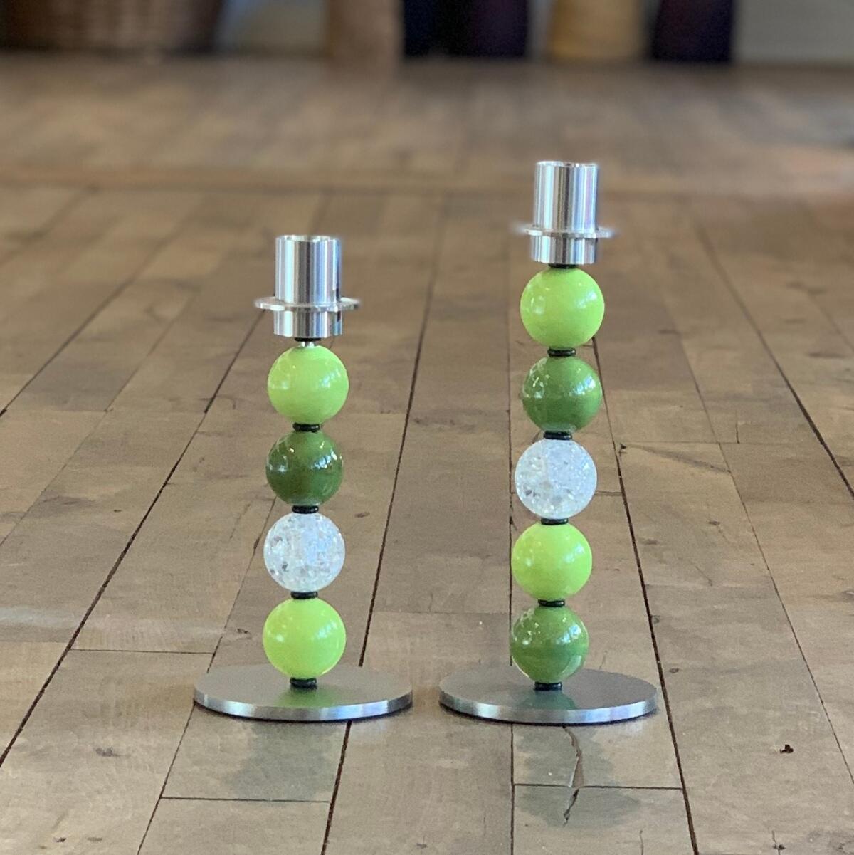 Lysestager med porcelæns kugler | Glasjanne