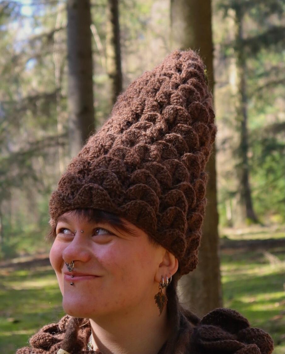 Pine cone hat (tall) | Large | voelv.dk